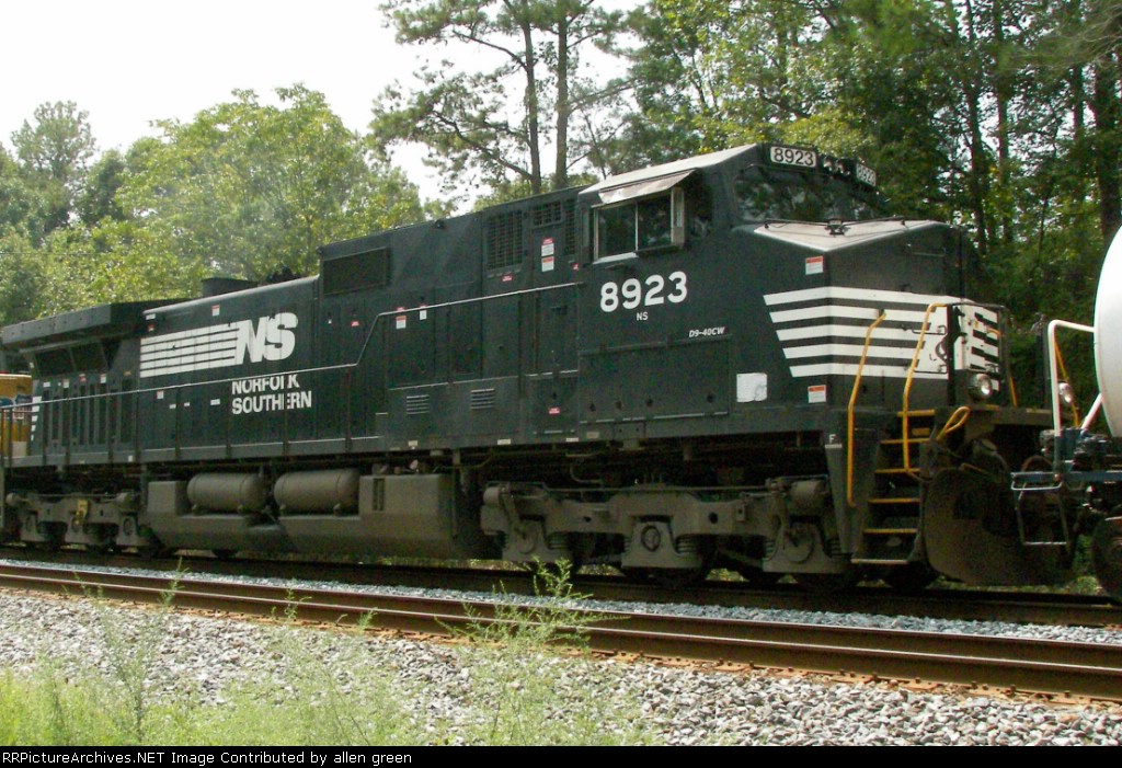 NS 8923
